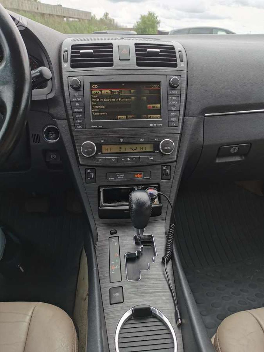Melns Toyota Avensis 2010 Šauļi, ar dzinēja tilpumu 2.23 L un nobraukumu 253 tūkst. km par 4200 €, foto 13 vietnē AUTOMOTO.COM.LV