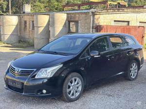 Melns Toyota Avensis 2010 Utena, ar dzinēja tilpumu 2.20 L un nobraukumu 240 tūkst. km par 3650 €, foto  vietnē AUTOMOTO.COM.LV