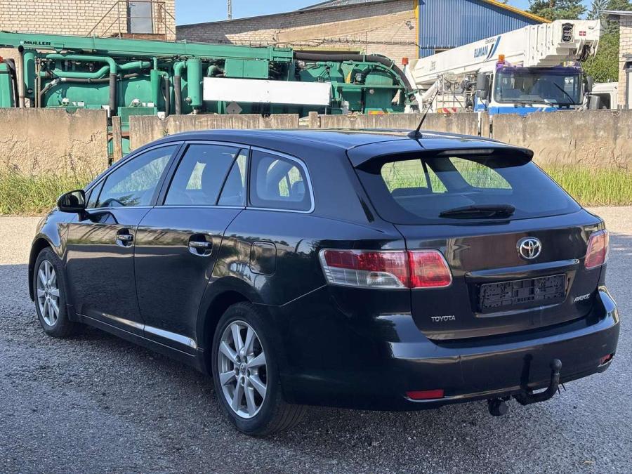 Melns Toyota Avensis 2010 Utena, ar dzinēja tilpumu 2.20 L un nobraukumu 240 tūkst. km par 3650 €, foto 7 vietnē AUTOMOTO.COM.LV