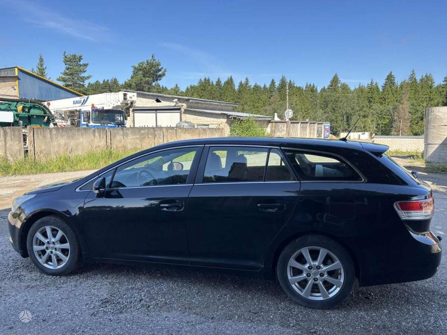 Melns Toyota Avensis 2010 Utena, ar dzinēja tilpumu 2.20 L un nobraukumu 240 tūkst. km par 3650 €, foto 8 vietnē AUTOMOTO.COM.LV