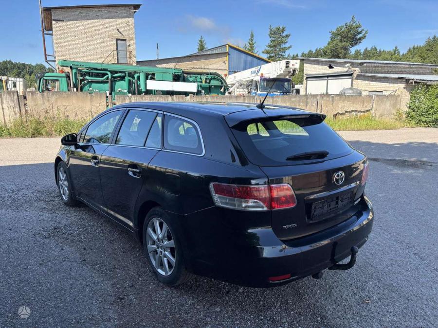 Melns Toyota Avensis 2010 Utena, ar dzinēja tilpumu 2.20 L un nobraukumu 240 tūkst. km par 3650 €, foto 12 vietnē AUTOMOTO.COM.LV