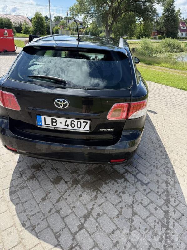 Melns Toyota Avensis 2010 Balvi, ar dzinēja tilpumu 2.00 L un nobraukumu 305 tūkst. km par 2100 €, foto 4 vietnē AUTOMOTO.COM.LV