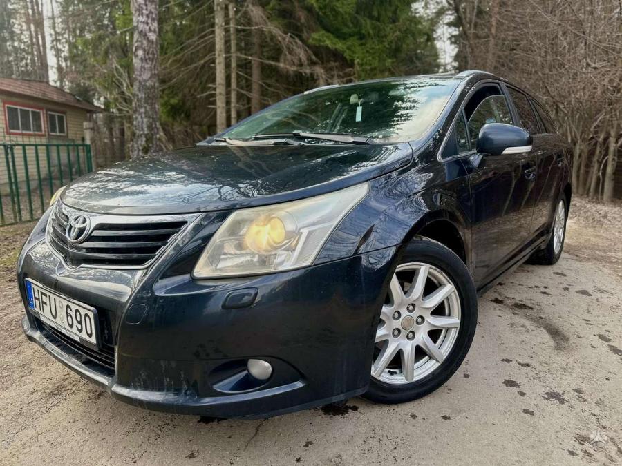 Black Toyota Avensis 2010 in Vilnius, with an engine capacity of 2.00 L and mileage of 385 thousand km for 2050 €, photo 5 on AUTOMOTO.COM.LV