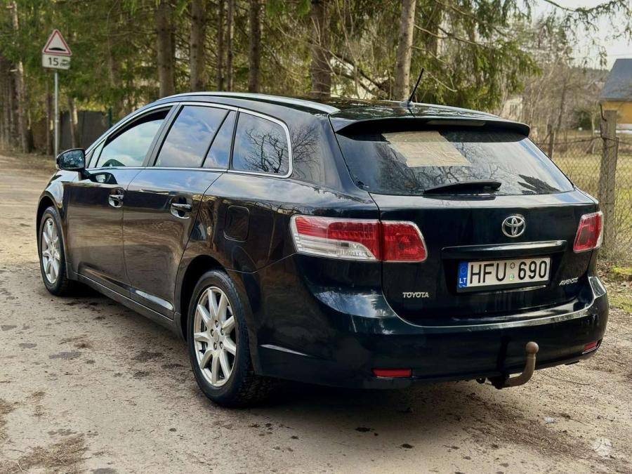 Black Toyota Avensis 2010 in Vilnius, with an engine capacity of 2.00 L and mileage of 385 thousand km for 2050 €, photo 7 on AUTOMOTO.COM.LV