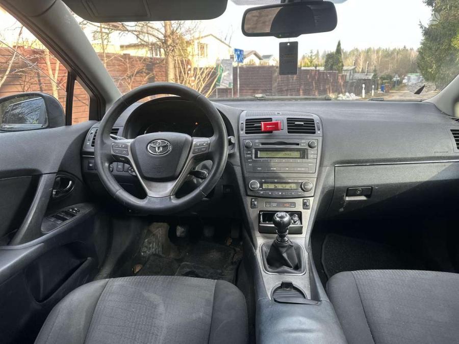 Black Toyota Avensis 2010 in Vilnius, with an engine capacity of 2.00 L and mileage of 385 thousand km for 2050 €, photo 15 on AUTOMOTO.COM.LV