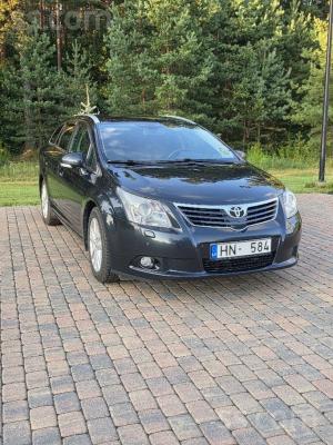 Melns Toyota Avensis 2010 Rīga, ar dzinēja tilpumu 2.00 L un nobraukumu 316 tūkst. km par 4850 €, foto  vietnē AUTOMOTO.COM.LV