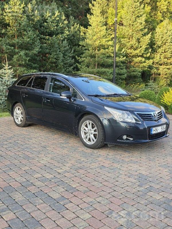 Toyota Avensis 2010 Rīga vietnē Melns Toyota Avensis 2010 Rīga, ar dzinēja tilpumu 2.00 L un nobraukumu 316 tūkst. km par 4850 €, foto 3 vietnē AUTOMOTO.COM.LV