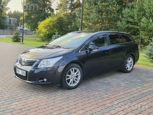 Toyota Avensis 2010 Rīga vietnē Melns Toyota Avensis 2010 Rīga, ar dzinēja tilpumu 2.00 L un nobraukumu 316 tūkst. km par 4850 €, foto 4 vietnē AUTOMOTO.COM.LV