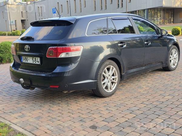 Toyota Avensis 2010 Rīga vietnē Melns Toyota Avensis 2010 Rīga, ar dzinēja tilpumu 2.00 L un nobraukumu 316 tūkst. km par 4850 €, foto 5 vietnē AUTOMOTO.COM.LV