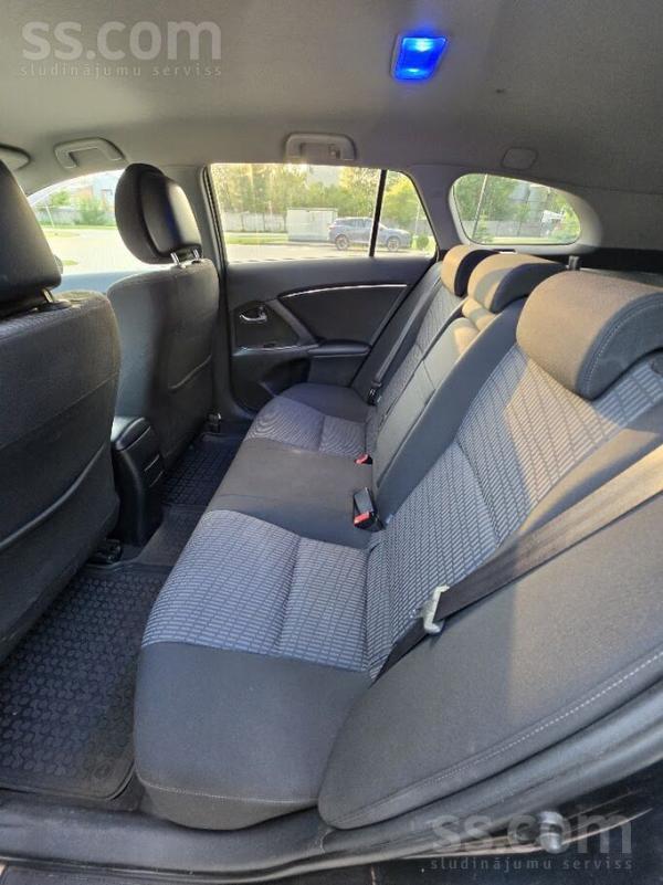 Toyota Avensis 2010 Rīga vietnē Melns Toyota Avensis 2010 Rīga, ar dzinēja tilpumu 2.00 L un nobraukumu 316 tūkst. km par 4850 €, foto 7 vietnē AUTOMOTO.COM.LV