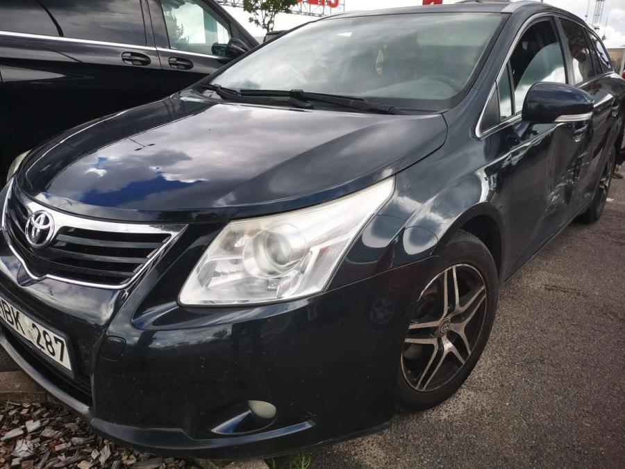 Black Toyota Avensis 2010 in Vilnius, with an engine capacity of 2.00 L and mileage of 387 thousand km for 1600 €, photo 1 on AUTOMOTO.COM.LV