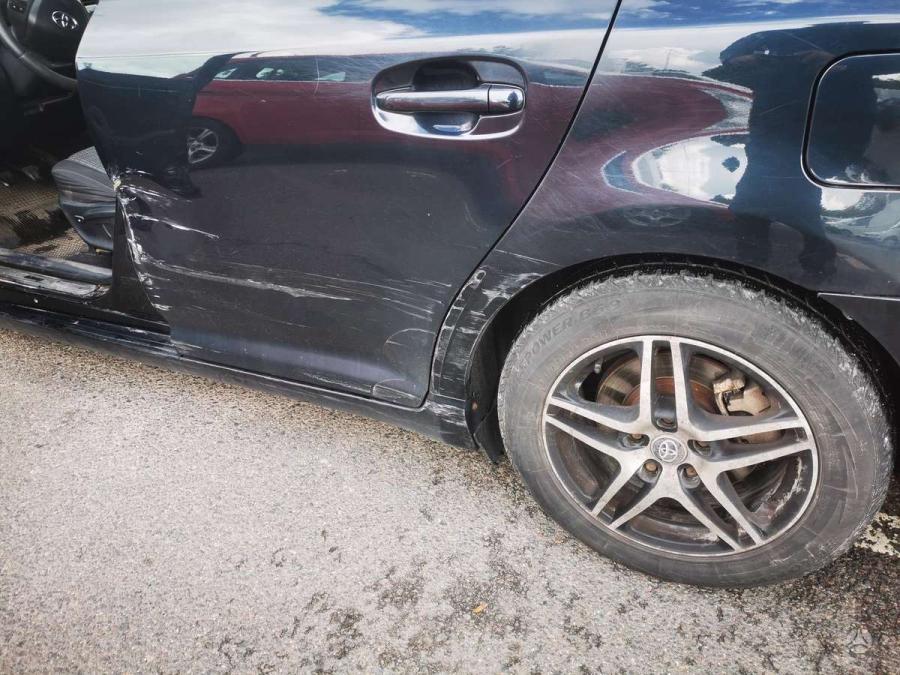 Black Toyota Avensis 2010 in Vilnius, with an engine capacity of 2.00 L and mileage of 387 thousand km for 1600 €, photo 15 on AUTOMOTO.COM.LV
