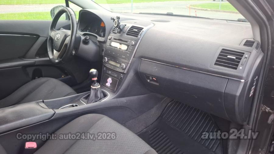 Melns Toyota Avensis 2010 Tallina, ar dzinēja tilpumu 2.20 L un nobraukumu 402 tūkst. km par 2500 €, foto 5 vietnē AUTOMOTO.COM.LV