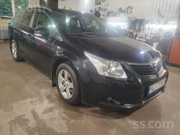 Melns Toyota Avensis 2010 Rīga, ar dzinēja tilpumu 2.00 L un nobraukumu 217 tūkst. km par 3900 €, foto 1 vietnē AUTOMOTO.COM.LV