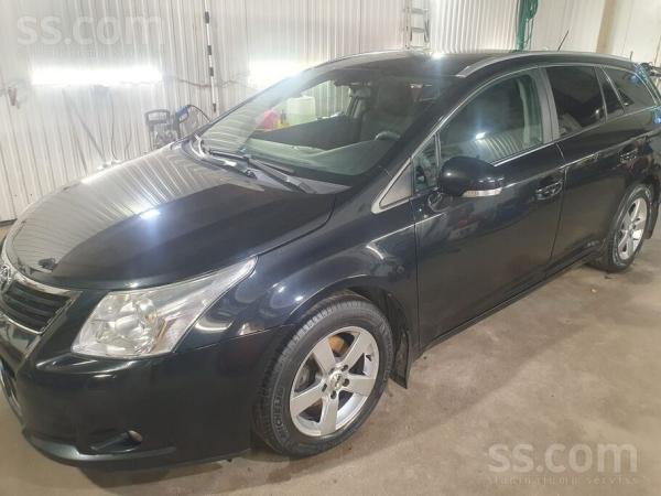 Melns Toyota Avensis 2010 Rīga, ar dzinēja tilpumu 2.00 L un nobraukumu 217 tūkst. km par 3900 €, foto 3 vietnē AUTOMOTO.COM.LV