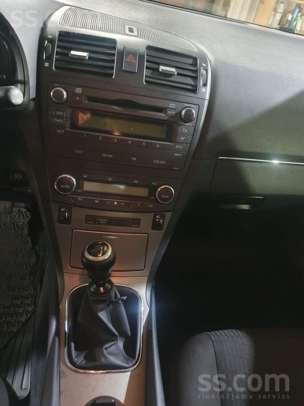 Melns Toyota Avensis 2010 Rīga, ar dzinēja tilpumu 2.00 L un nobraukumu 217 tūkst. km par 3900 €, foto 10 vietnē AUTOMOTO.COM.LV