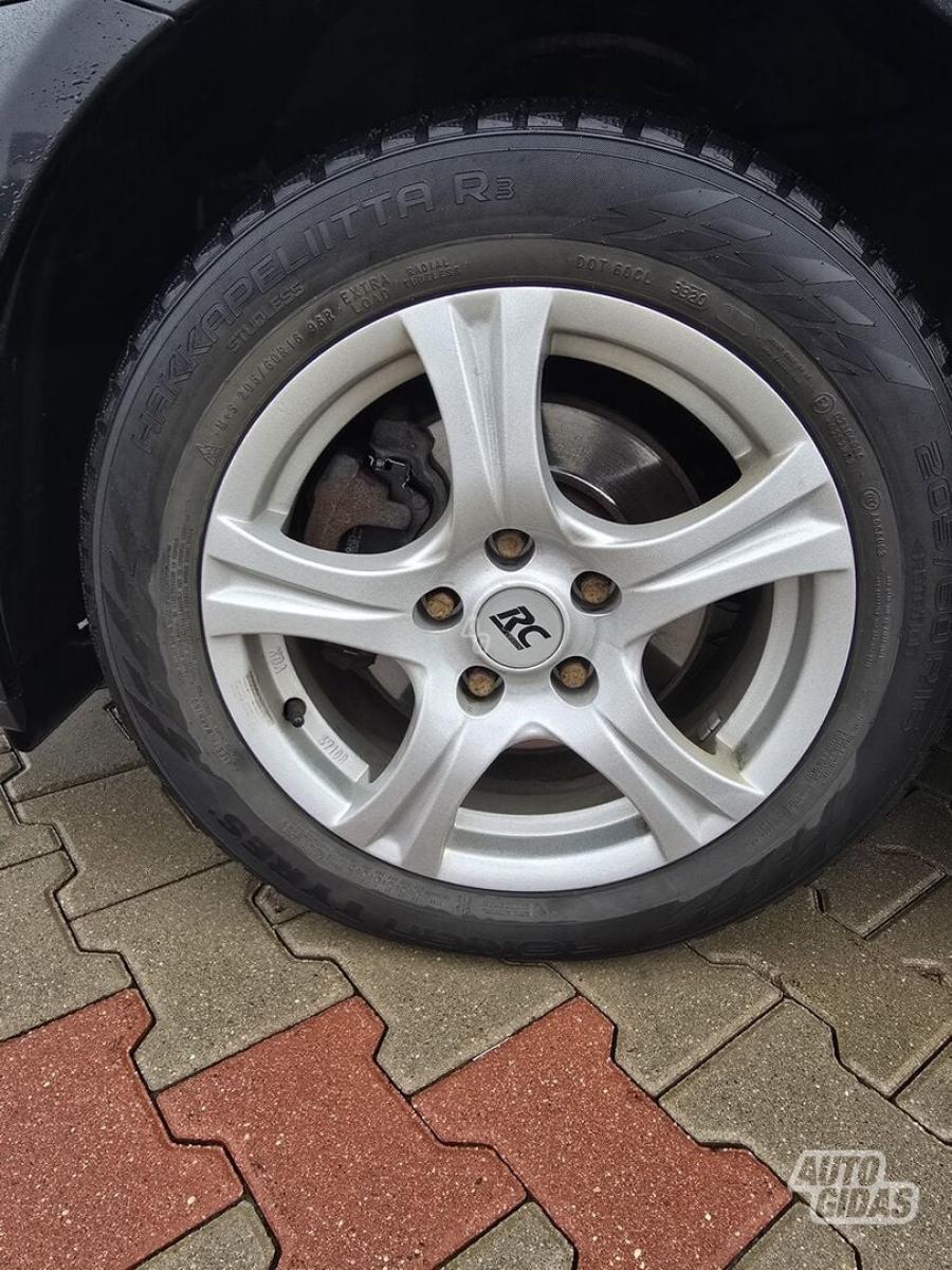 Melns Toyota Avensis 2010 Viļņa, ar dzinēja tilpumu 2.00 L un nobraukumu 255 tūkst. km par 3450 €, foto 5 vietnē AUTOMOTO.COM.LV