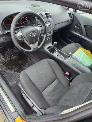 Melns Toyota Avensis 2010 Viļņa, ar dzinēja tilpumu 2.00 L un nobraukumu 255 tūkst. km par 3450 €, foto 6 vietnē AUTOMOTO.COM.LV