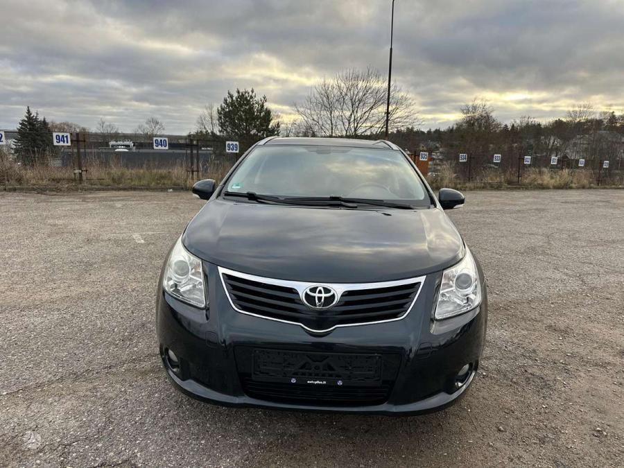 Black Toyota Avensis 2011 in Alytus, with an engine capacity of 1.80 L and mileage of 221 thousand km for 5950 €, photo 2 on AUTOMOTO.COM.LV