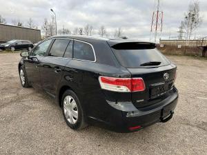 Black Toyota Avensis 2011 in Alytus, with an engine capacity of 1.80 L and mileage of 221 thousand km for 5950 €, photo 7 on AUTOMOTO.COM.LV