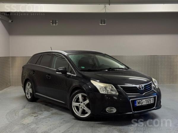 Black Toyota Avensis 2011 in Riga, with an engine capacity of 2.20 L and mileage of 284 thousand km for 5650 €, photo 3 on AUTOMOTO.COM.LV