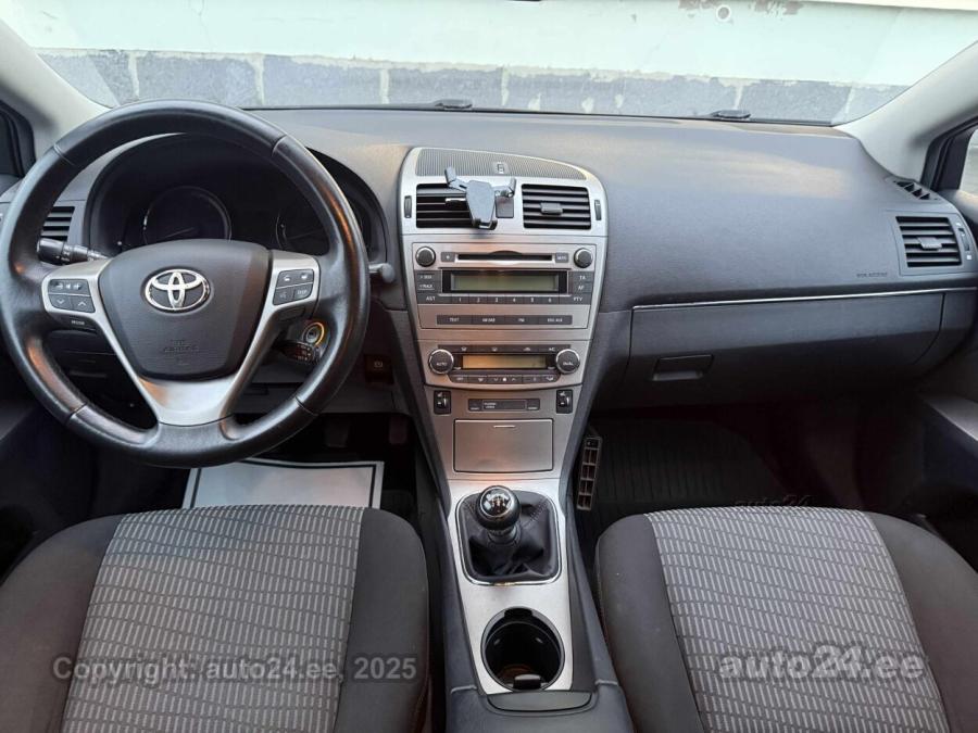 Black Toyota Avensis 2011 in Tallinn, with an engine capacity of 2.00 L and mileage of 337 thousand km for 4500 €, photo 5 on AUTOMOTO.COM.LV