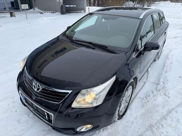 Black Toyota Avensis 2011 in Vilnius, with an engine capacity of 2.23 L and mileage of 252 thousand km for 2700 €, photo 2 on AUTOMOTO.COM.LV