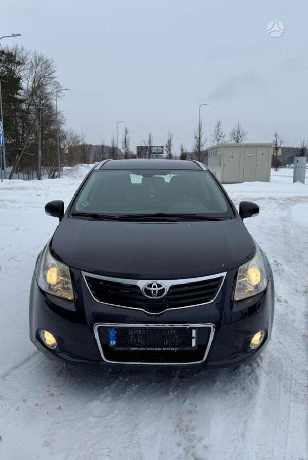 Black Toyota Avensis 2011 in Vilnius, with an engine capacity of 2.23 L and mileage of 252 thousand km for 2700 €, photo 3 on AUTOMOTO.COM.LV