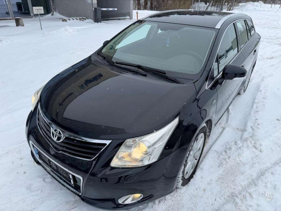 Black Toyota Avensis 2011 in Vilnius, with an engine capacity of 2.23 L and mileage of 252 thousand km for 2700 €, photo 2 on AUTOMOTO.COM.LV