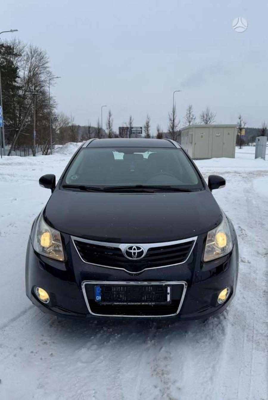 Black Toyota Avensis 2011 in Vilnius, with an engine capacity of 2.23 L and mileage of 252 thousand km for 2700 €, photo 3 on AUTOMOTO.COM.LV