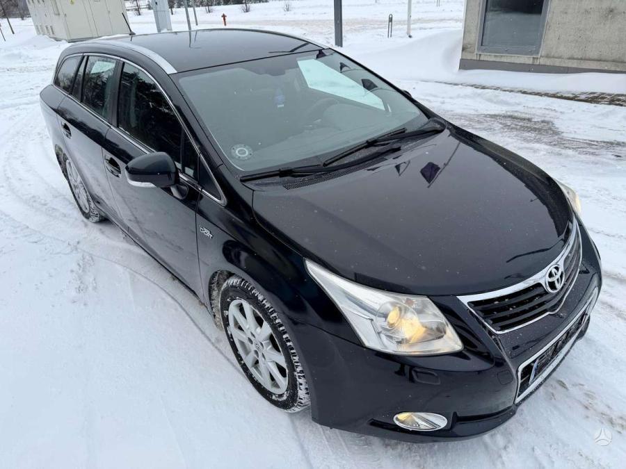 Black Toyota Avensis 2011 in Vilnius, with an engine capacity of 2.23 L and mileage of 252 thousand km for 2700 €, photo 4 on AUTOMOTO.COM.LV