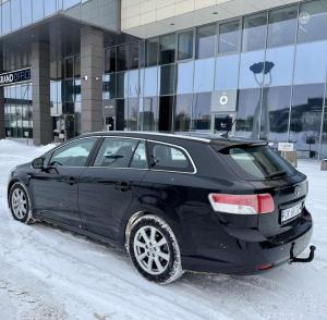Black Toyota Avensis 2011 in Vilnius, with an engine capacity of 2.23 L and mileage of 252 thousand km for 2700 €, photo 8 on AUTOMOTO.COM.LV