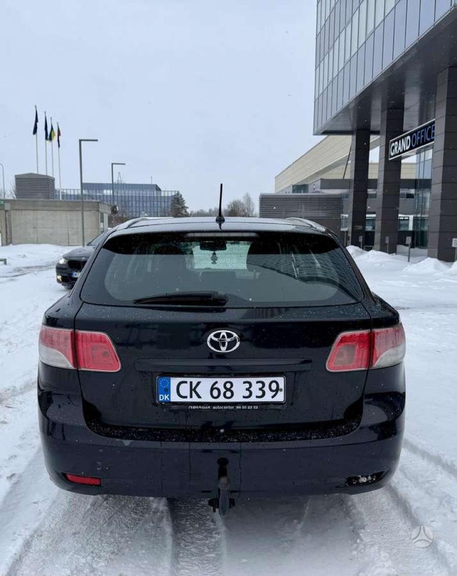 Black Toyota Avensis 2011 in Vilnius, with an engine capacity of 2.23 L and mileage of 252 thousand km for 2700 €, photo 9 on AUTOMOTO.COM.LV