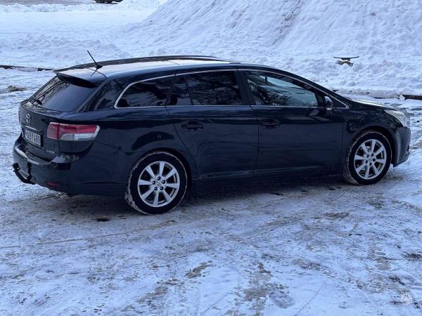 Black Toyota Avensis 2011 in Druskininkai, with an engine capacity of 2.00 L and mileage of 220 thousand km for 4850 €, photo 4 on AUTOMOTO.COM.LV