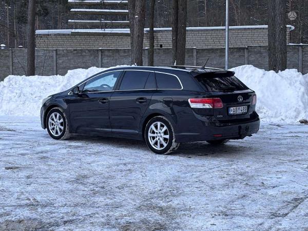 Black Toyota Avensis 2011 in Druskininkai, with an engine capacity of 2.00 L and mileage of 220 thousand km for 4850 €, photo 5 on AUTOMOTO.COM.LV