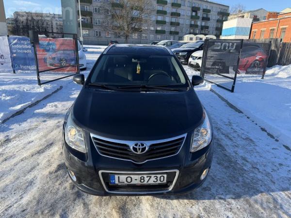 Black Toyota Avensis 2011 in Ventspils, with an engine capacity of 2.20 L and mileage of 291 thousand km for 4200 €, photo 2 on AUTOMOTO.COM.LV