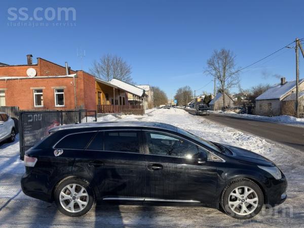 Black Toyota Avensis 2011 in Ventspils, with an engine capacity of 2.20 L and mileage of 291 thousand km for 4200 €, photo 8 on AUTOMOTO.COM.LV