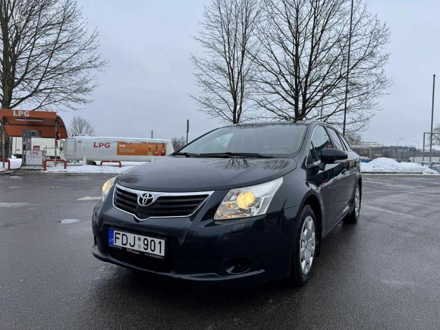 Black Toyota Avensis 2011 in Vilnius, with an engine capacity of 1.60 L and mileage of 220 thousand km for 4150 €, photo 7 on AUTOMOTO.COM.LV
