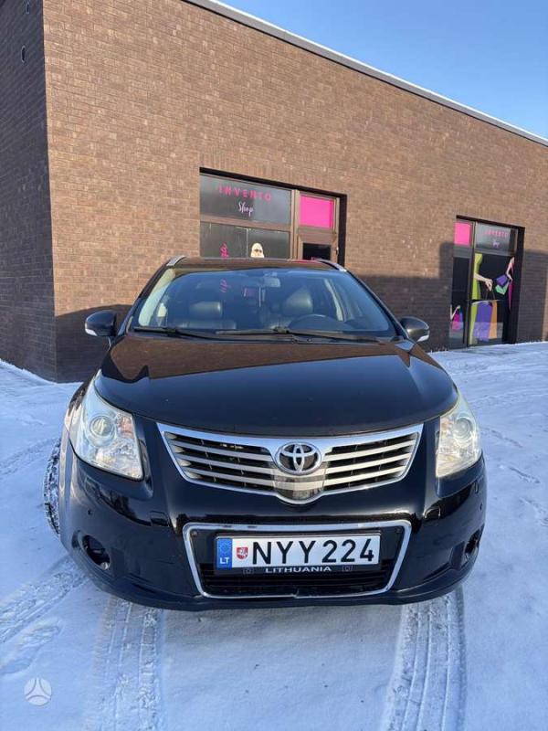 Black Toyota Avensis 2011 in Kaisiadorys, with an engine capacity of 2.23 L and mileage of 390 thousand km for 3350 €, photo 3 on AUTOMOTO.COM.LV