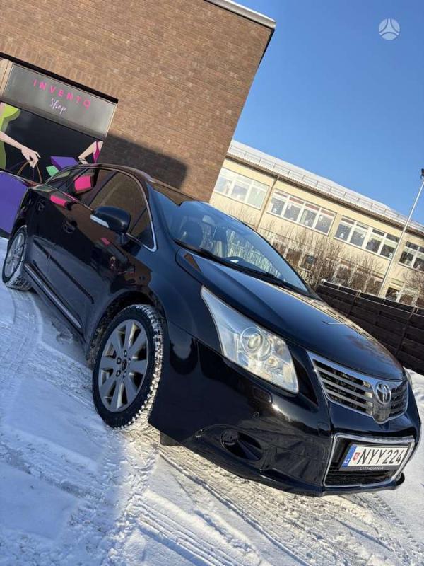 Black Toyota Avensis 2011 in Kaisiadorys, with an engine capacity of 2.23 L and mileage of 390 thousand km for 3350 €, photo 5 on AUTOMOTO.COM.LV