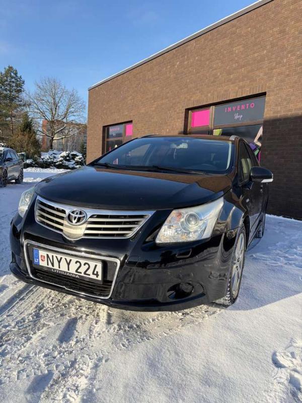 Black Toyota Avensis 2011 in Kaisiadorys, with an engine capacity of 2.23 L and mileage of 390 thousand km for 3350 €, photo 8 on AUTOMOTO.COM.LV