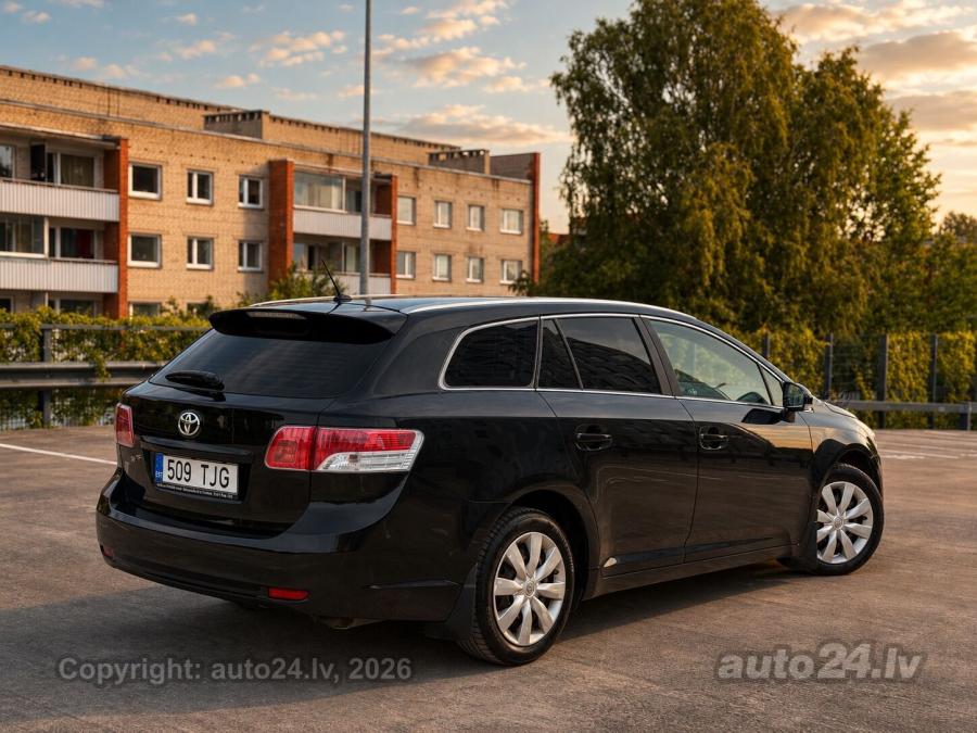 Черный Тойота Авенсис 2011 в Тарту, объемом двигателя 1.80 л и пробегом 250 тыс. км за 4590 €, фото 7 на AUTOMOTO.COM.LV