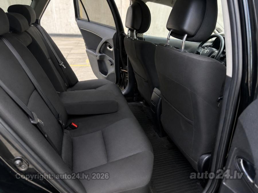 Черный Тойота Авенсис 2011 в Тарту, объемом двигателя 1.80 л и пробегом 250 тыс. км за 4590 €, фото 12 на AUTOMOTO.COM.LV