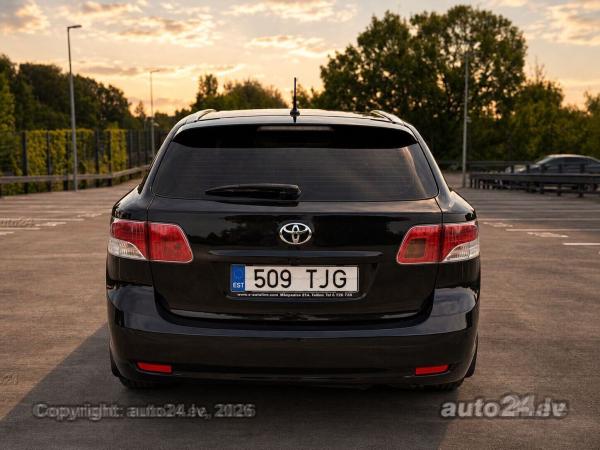 Black Toyota Avensis 2011 in Tartu, with an engine capacity of 1.80 L and mileage of 250 thousand km for 4590 €, photo 7 on AUTOMOTO.COM.LV