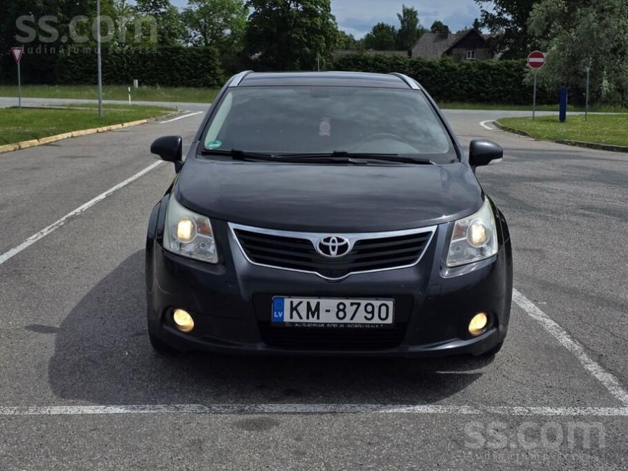 Черный Тойота Авенсис 2011 в Цесис, объемом двигателя 2.20 л и пробегом 277 тыс. км за 4200 €, фото 3 на AUTOMOTO.COM.LV