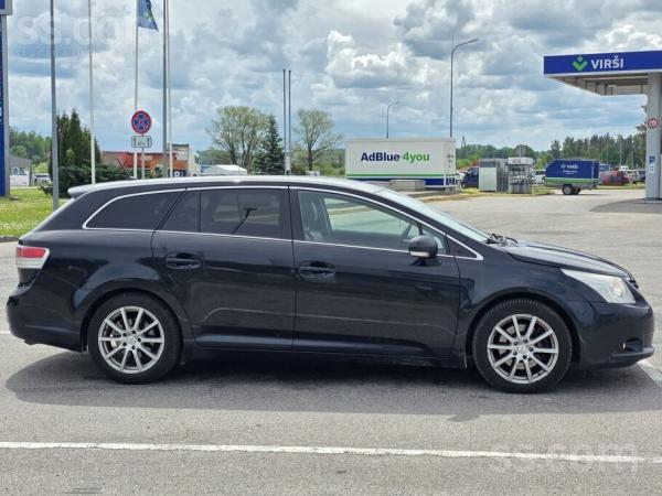 Black Toyota Avensis 2011 in Cesis, with an engine capacity of 2.20 L and mileage of 277 thousand km for 4200 €, photo 4 on AUTOMOTO.COM.LV