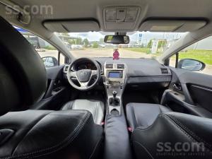 Черный Тойота Авенсис 2011 в Цесис, объемом двигателя 2.20 л и пробегом 277 тыс. км за 4200 €, фото 13 на AUTOMOTO.COM.LV