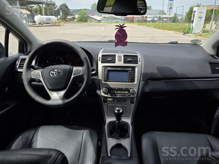 Черный Тойота Авенсис 2011 в Цесис, объемом двигателя 2.20 л и пробегом 277 тыс. км за 4200 €, фото 14 на AUTOMOTO.COM.LV