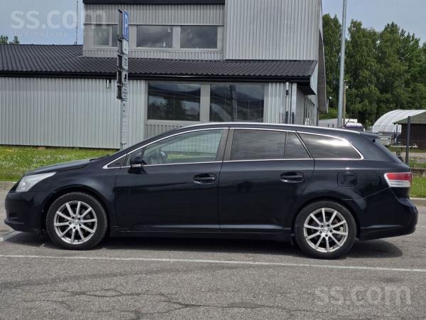 Melns Toyota Avensis 2011 Cēsis, ar dzinēja tilpumu 2.20 L un nobraukumu 277 tūkst. km par 4200 €, foto 9 vietnē AUTOMOTO.COM.LV