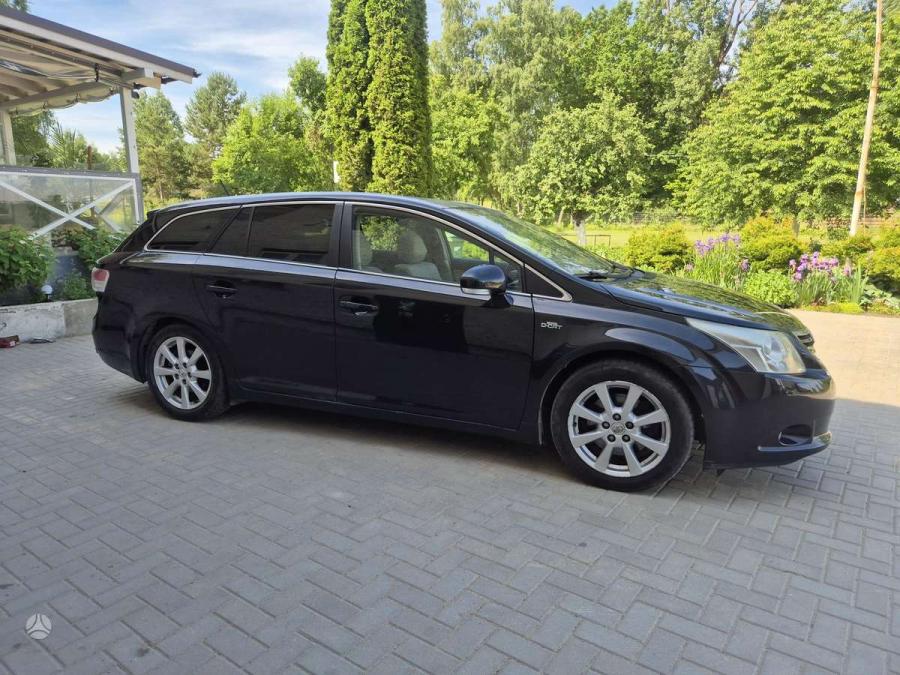 Melns Toyota Avensis 2011 Viļņa, ar dzinēja tilpumu 2.23 L un nobraukumu 300 tūkst. km par 2499 €, foto 7 vietnē AUTOMOTO.COM.LV
